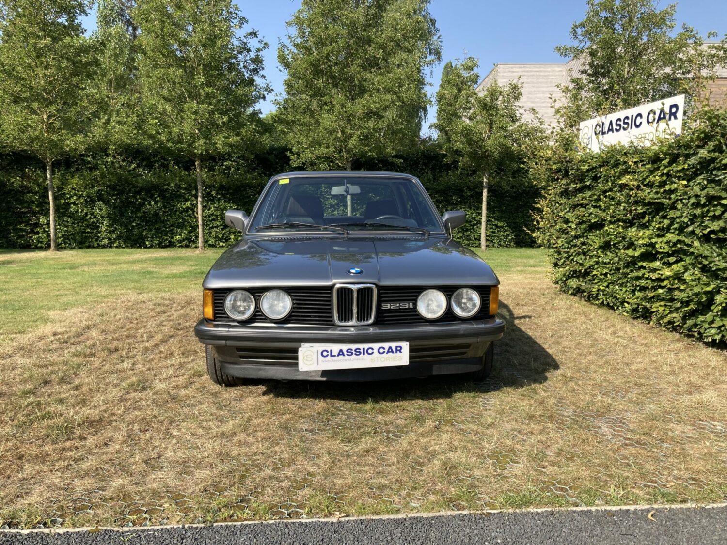 BMW 323i (E21) - Classic Car Stories Antwerpen