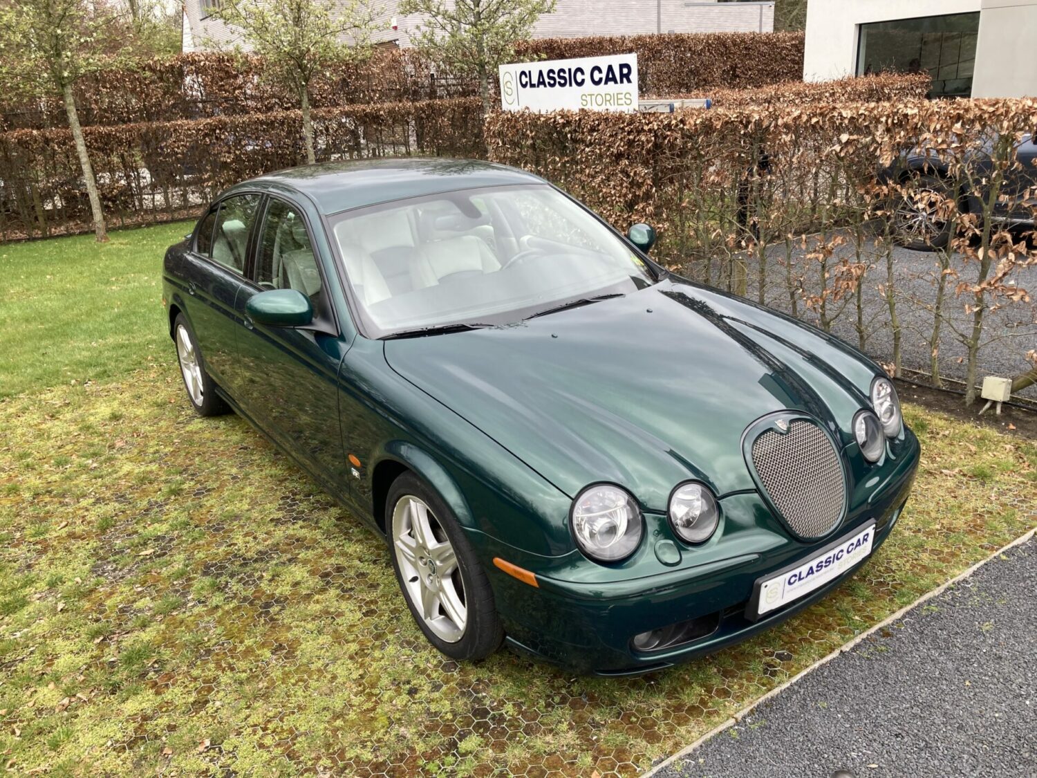 Jaguar S-type R - Classic Car Stories Antwerpen