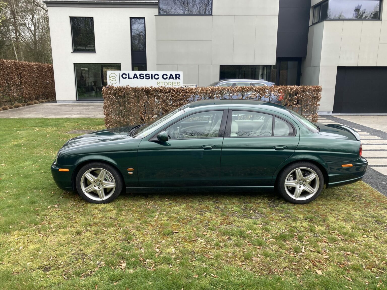 Jaguar S-type R - Classic Car Stories Antwerpen