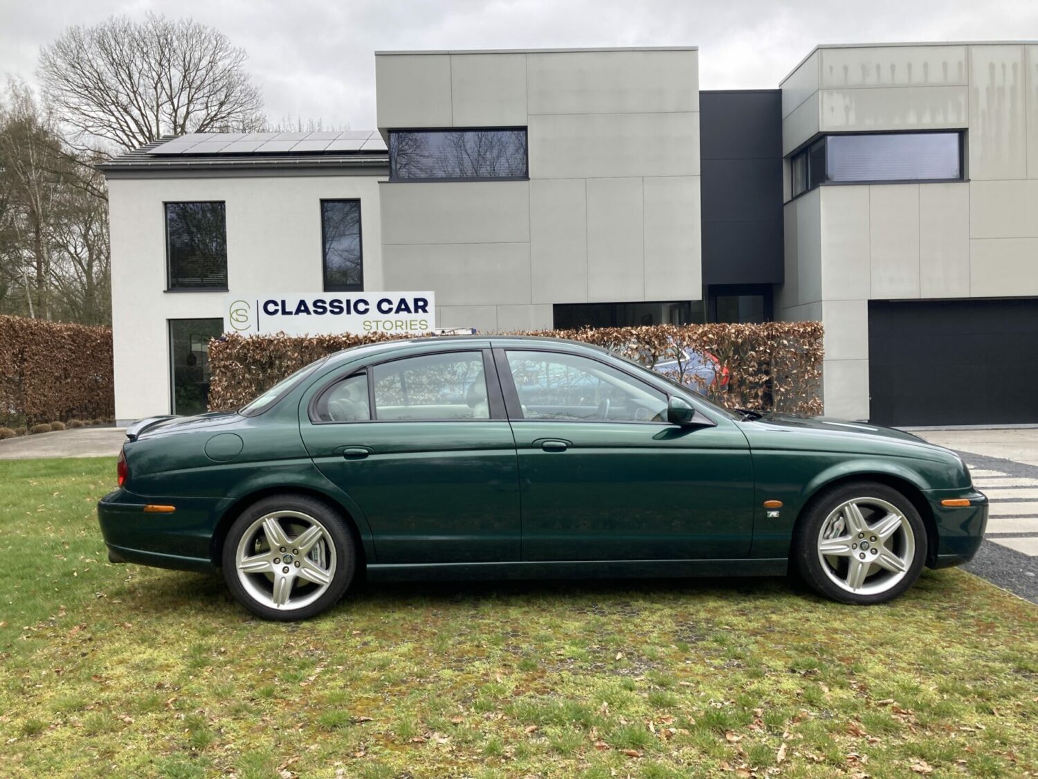 Jaguar S-type R - Classic Car Stories Antwerpen